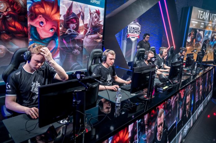 Inside Esports Culture: The Digital World Behind Competitive Gaming